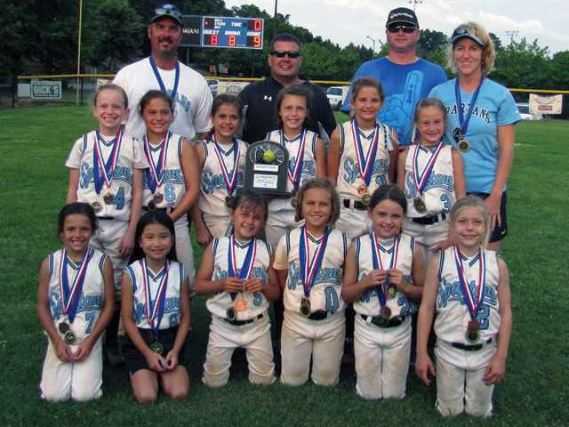 Sharon Springs 8U caps off winning year - Forsyth News