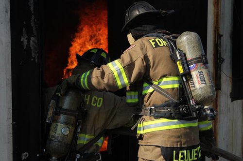 Graduates of the Forsyth County Citizens Fire Academy feel the heat in ...