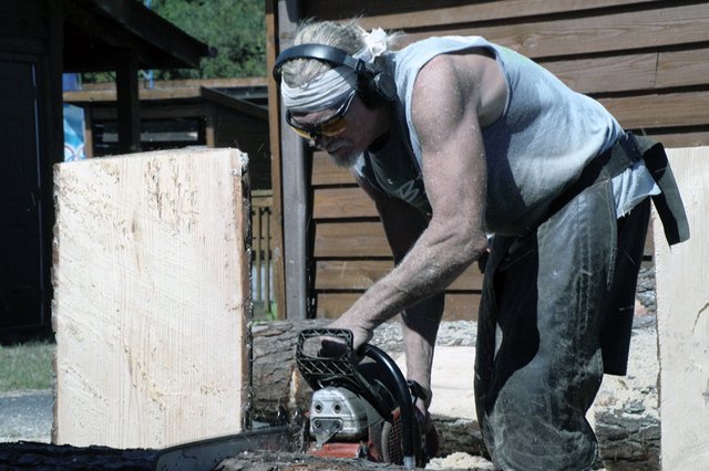Chainsaw artist Brian Ruth talks art and career - Forsyth News