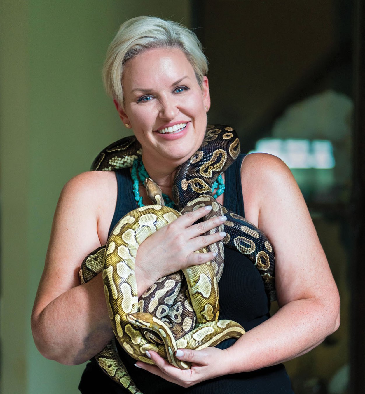 Taming the Wild: Kim Mross makes a name for herself as pro snake ...