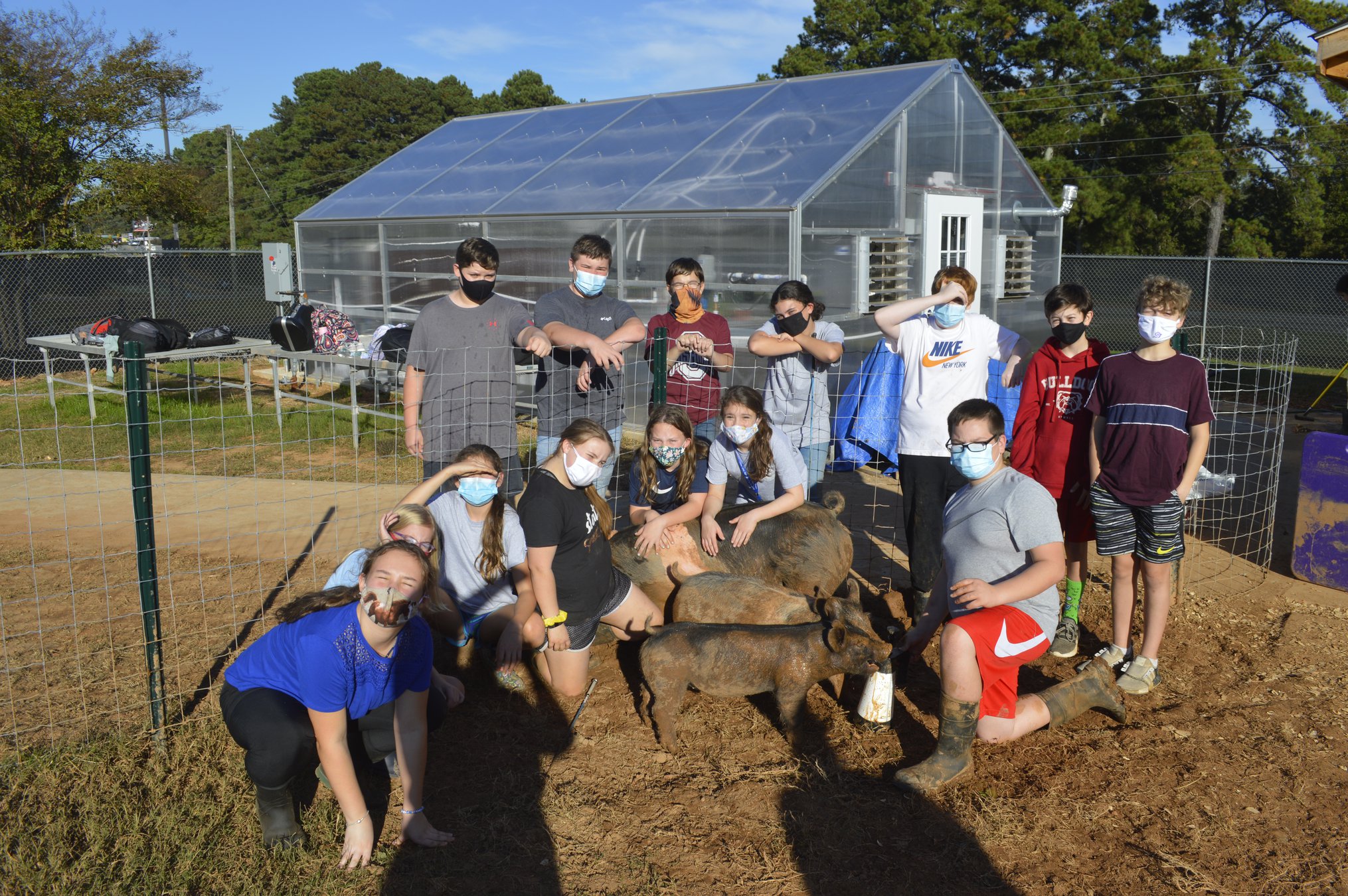Otwell Middle School hosts very first show hog, agriculture program ...