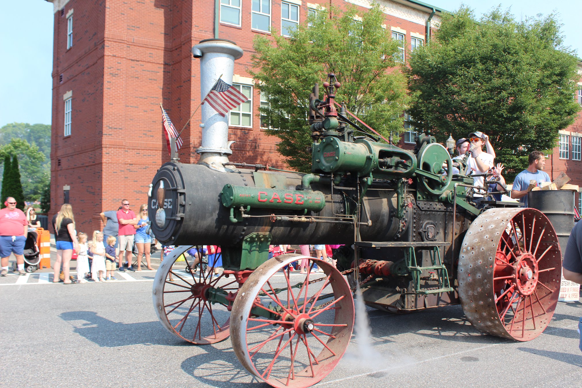 Check out these sights from Cumming's Fourth of July steam engine ...