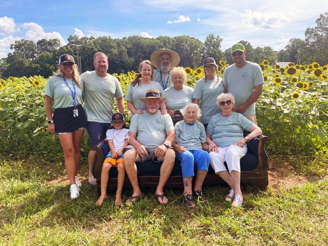 'Pretty darn amazing:' Farm steeped in local history, sunflowers ...
