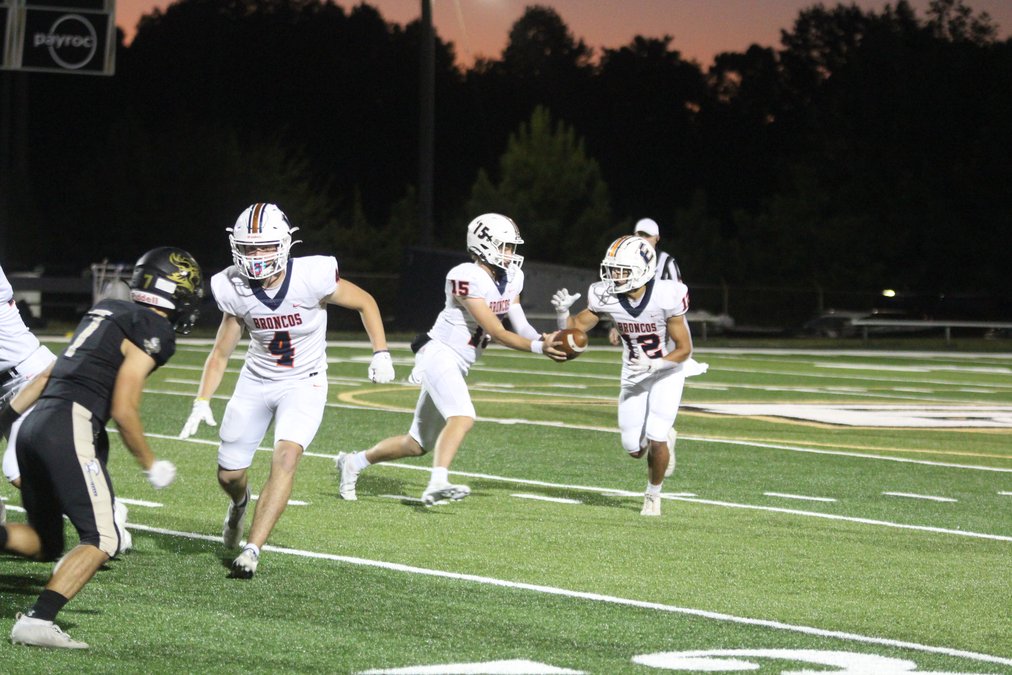 Football: Broncos use rushing attack, strong defense to crush Vikings ...