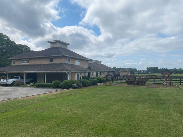 Here's who signed a lease to operate the Polo Field Equestrian Center ...