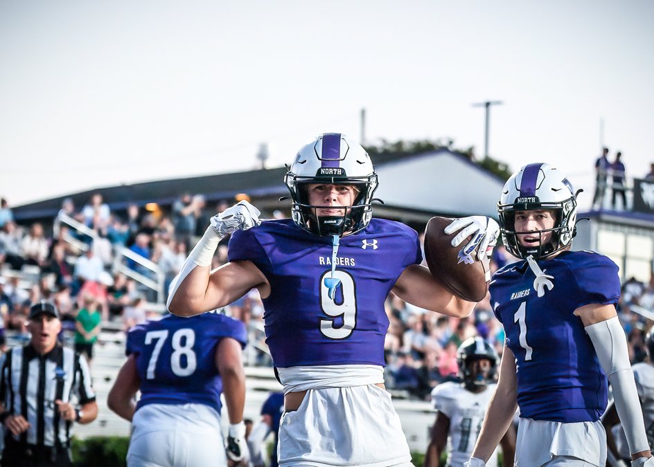 Football: 22 Raiders earn all-region selection - Forsyth News