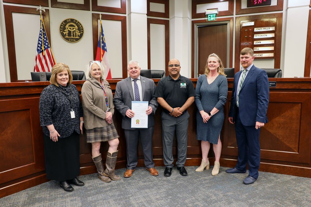 Praise for outgoing assistant county manager - Forsyth News