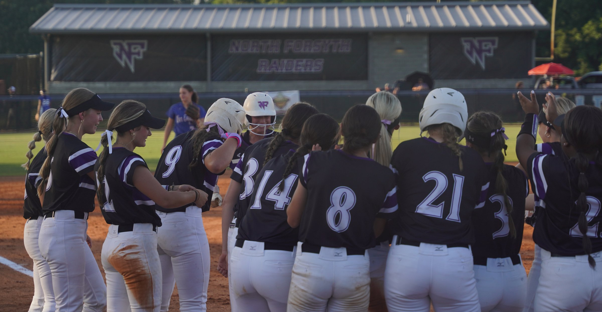 Softball: Logan Currie's record-breaking performance leads Raiders past ...
