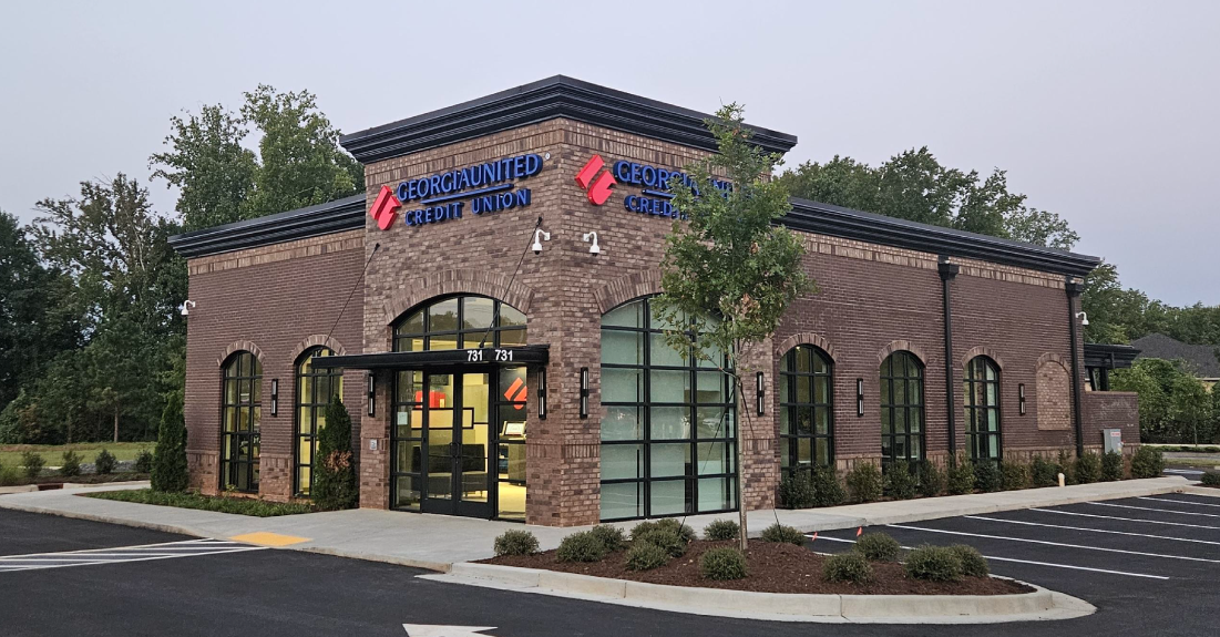 This bank just opened a new state-of-the-art branch in Cumming ...