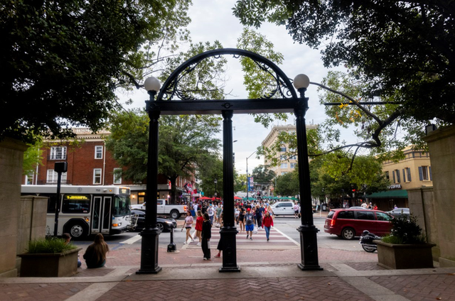 Forsyth County high school seniors shine in UGA Early Action admissions ...