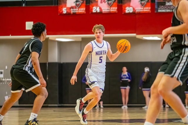 Basketball: Raiders blast Warriors in consolation game - Forsyth News