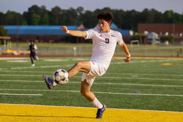 Soccer: Joe DellaPeruta, Broncos roll into 2nd round - Forsyth News