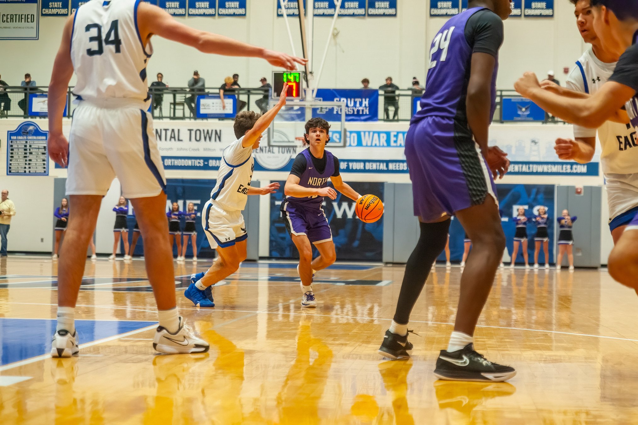 Basketball: Raiders ride strong defensive effort to road win - Forsyth News