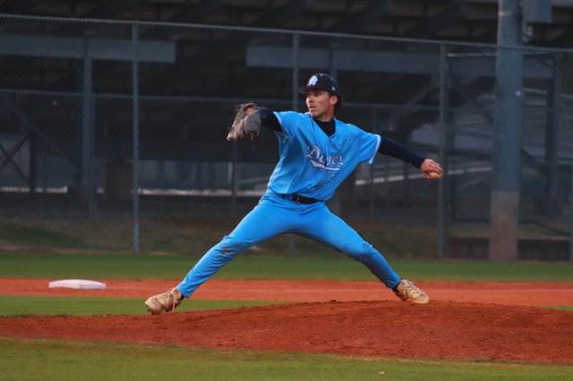 Baseball: Danes survive late scare, edge Wolverines in extra innings ...